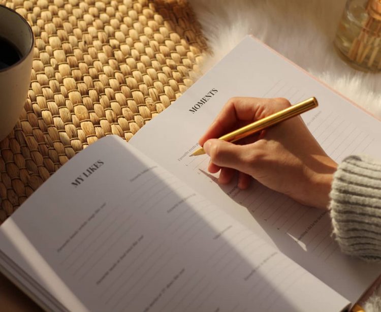 How to Document Your Life: Low Maintenance Ideas for Busy but Soulful ...